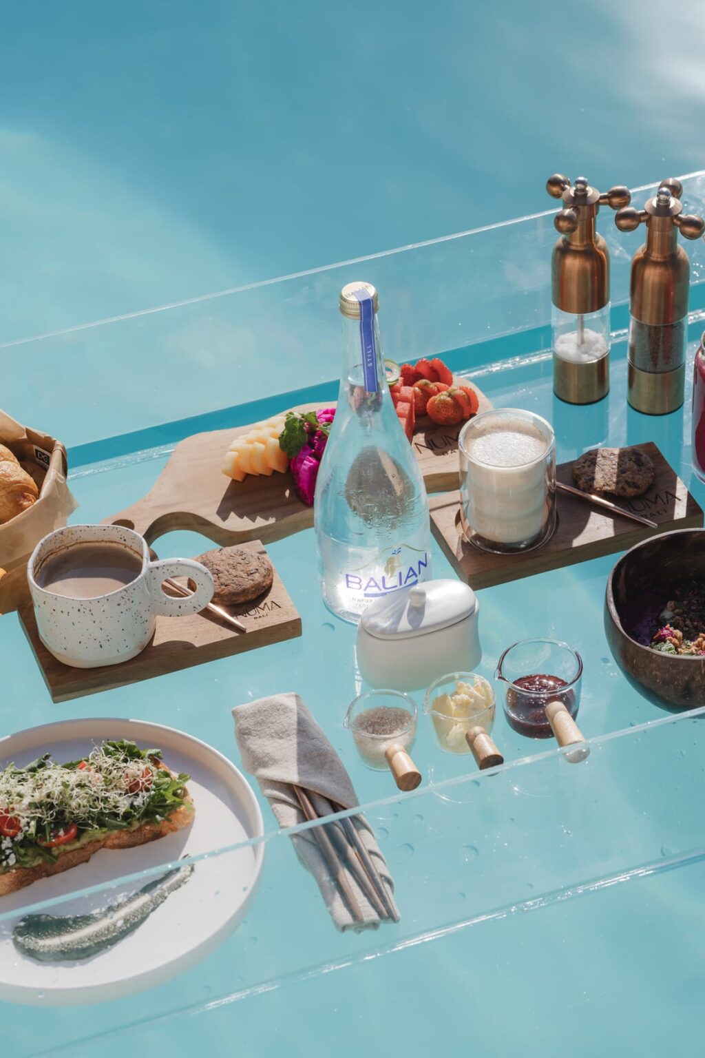 Floating Breakfast - Numa Bali